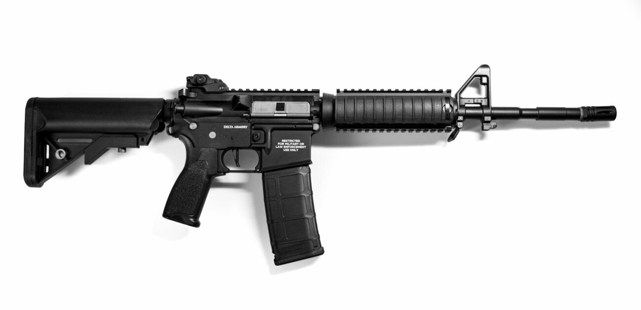 DELTA ARMORY AR 15 RIS - Airsoft Defence